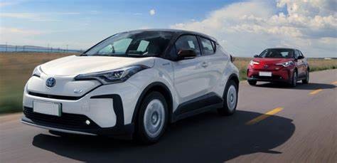 Toyota Izoa Pure Electric Cars Nedc 400km EV Cars SUV 54.3kwh 150kw 300nm 204HP
