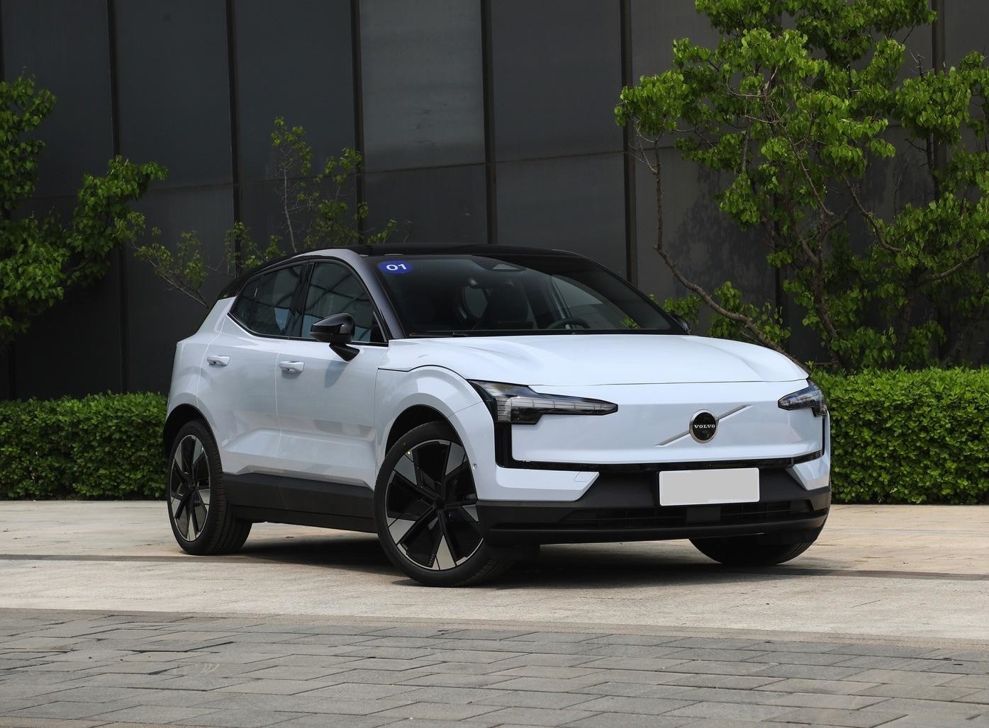 Pure electric Volvo Electric SUV EX30 410km long range RWD core edithion with 272P.s and a ...